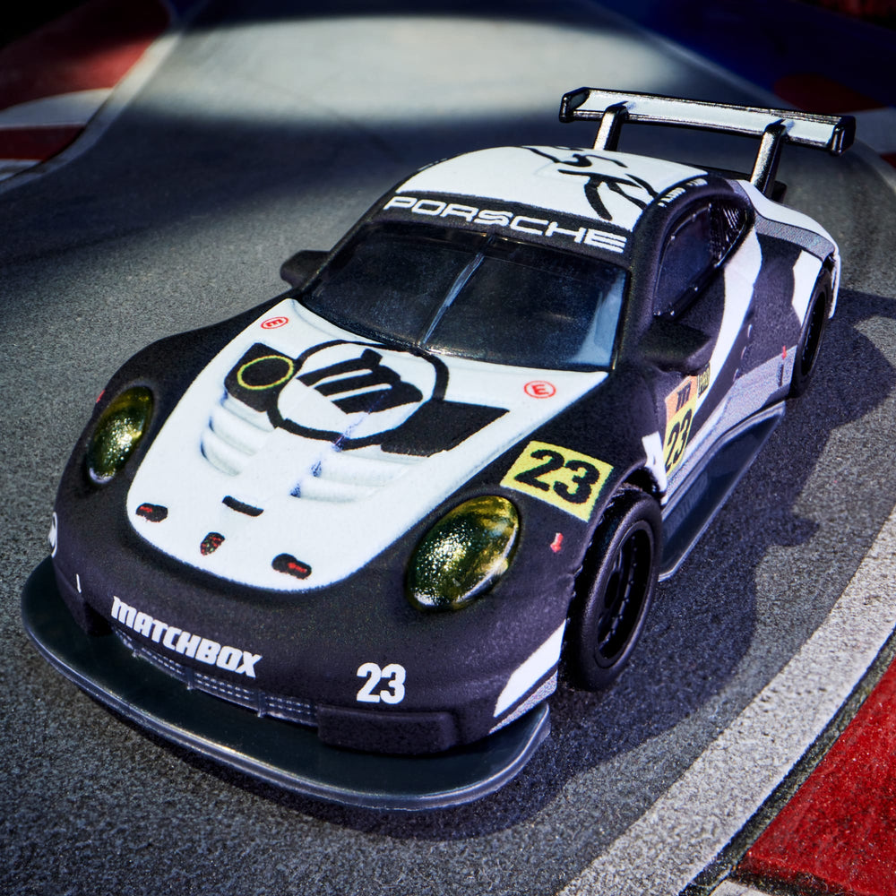Matchbox Porsche 911 RSR – Mattel Creations