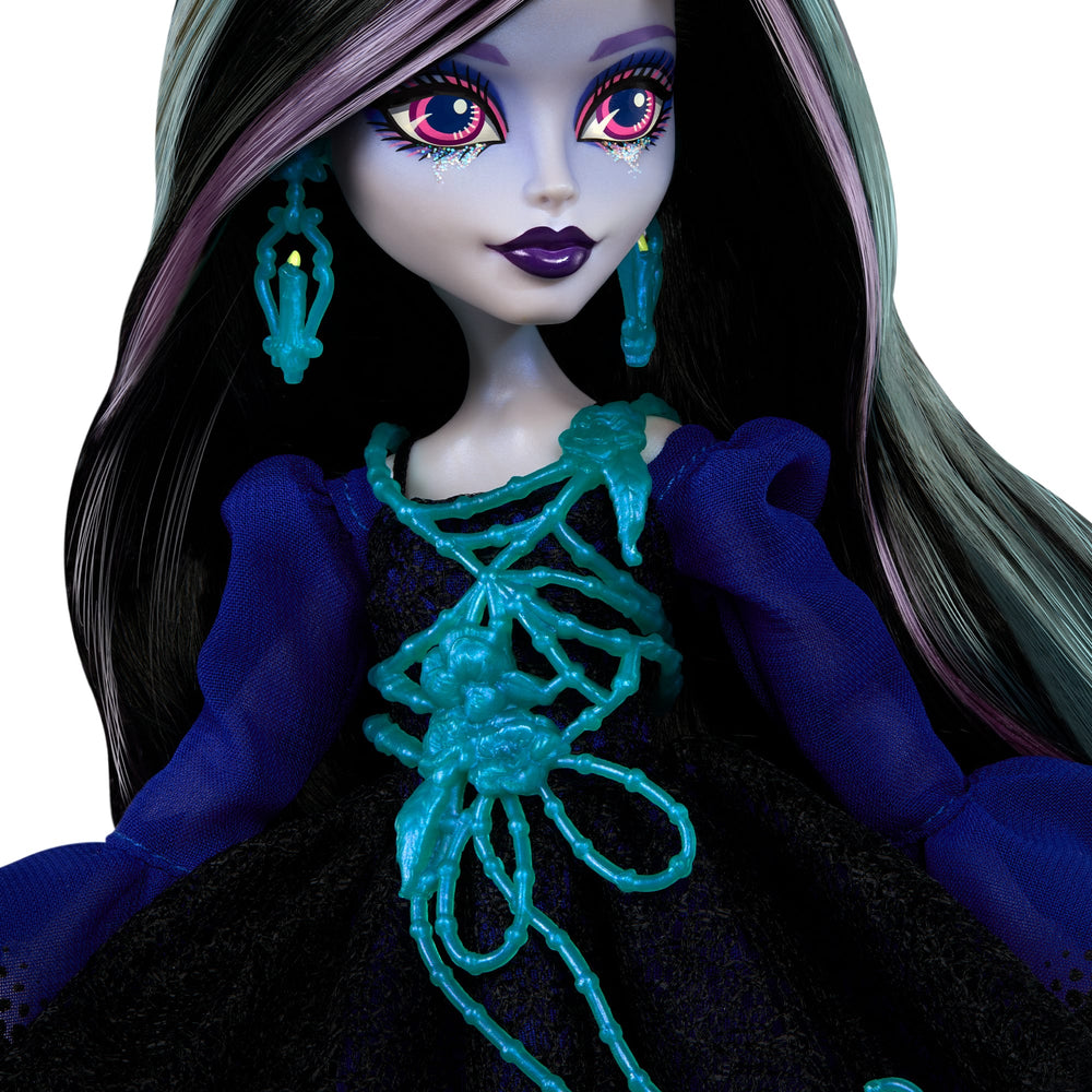 Monster High Lenore Loomington Doll | Mattel Creations