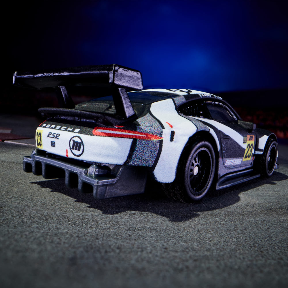 Matchbox Porsche 911 RSR – Mattel Creations