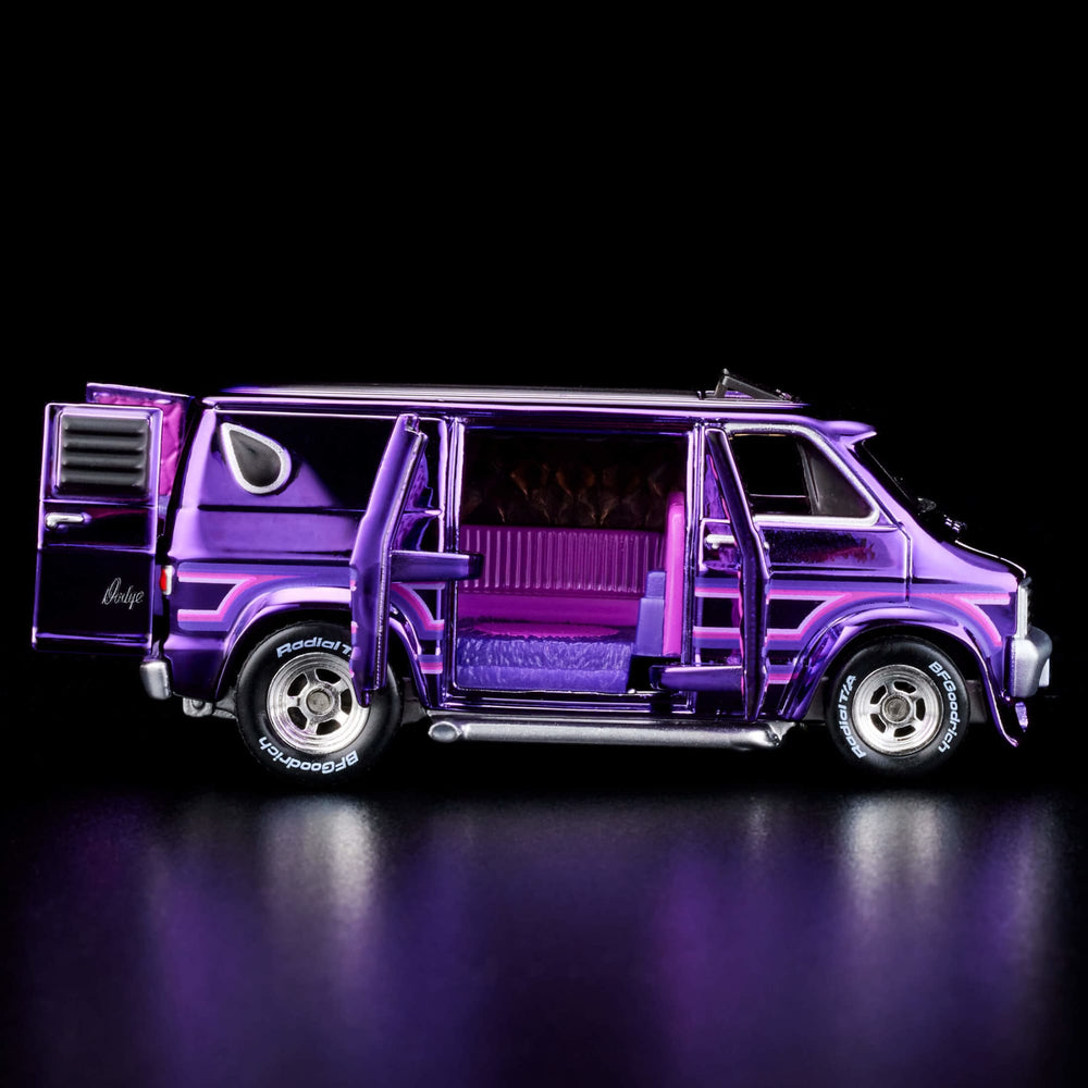 RLC Exclusive ‘70s Dodge Tradesman Van – Mattel Creations